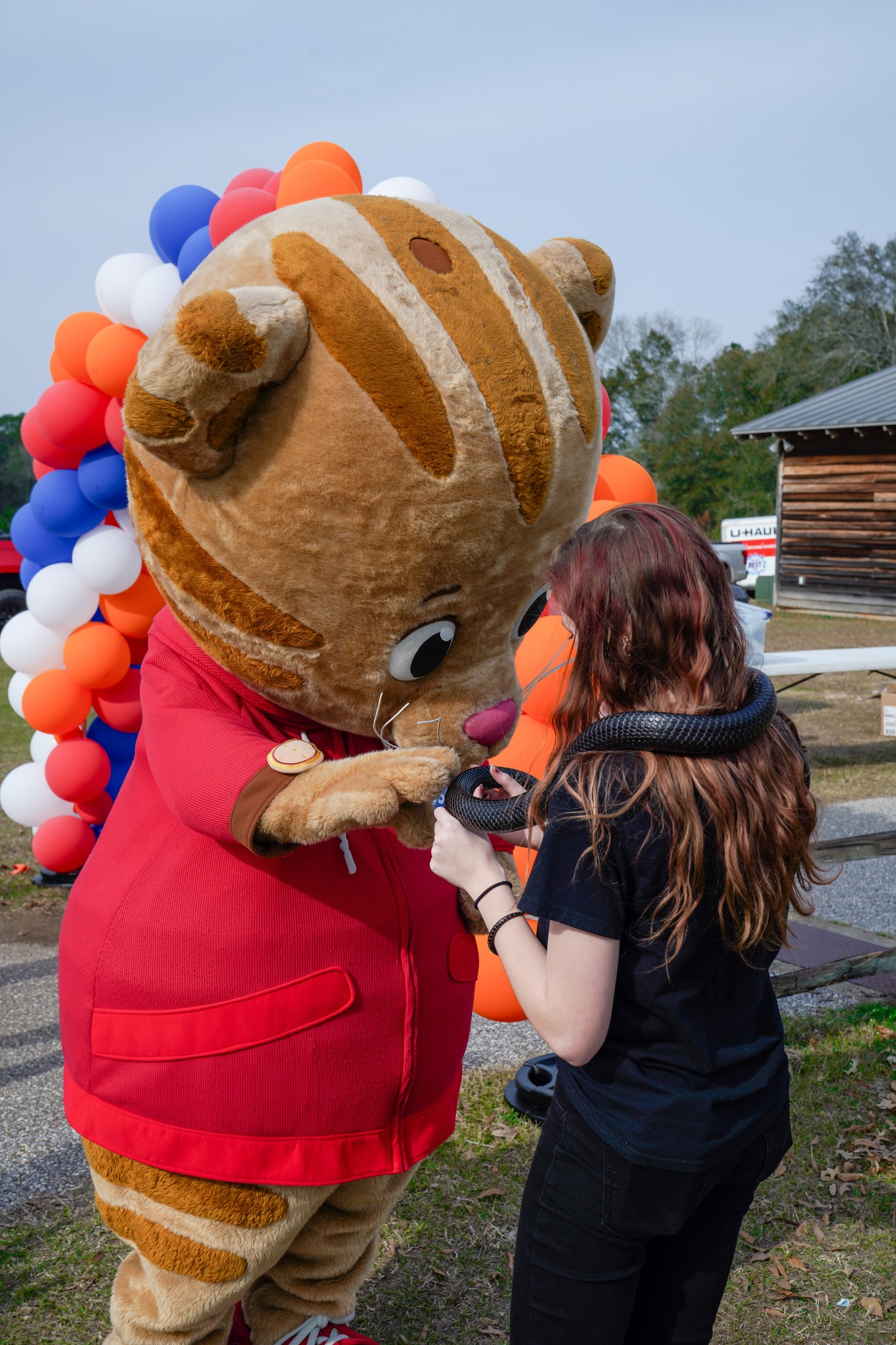 Look for the Helpers: Be My Neighbor Day is Back in February